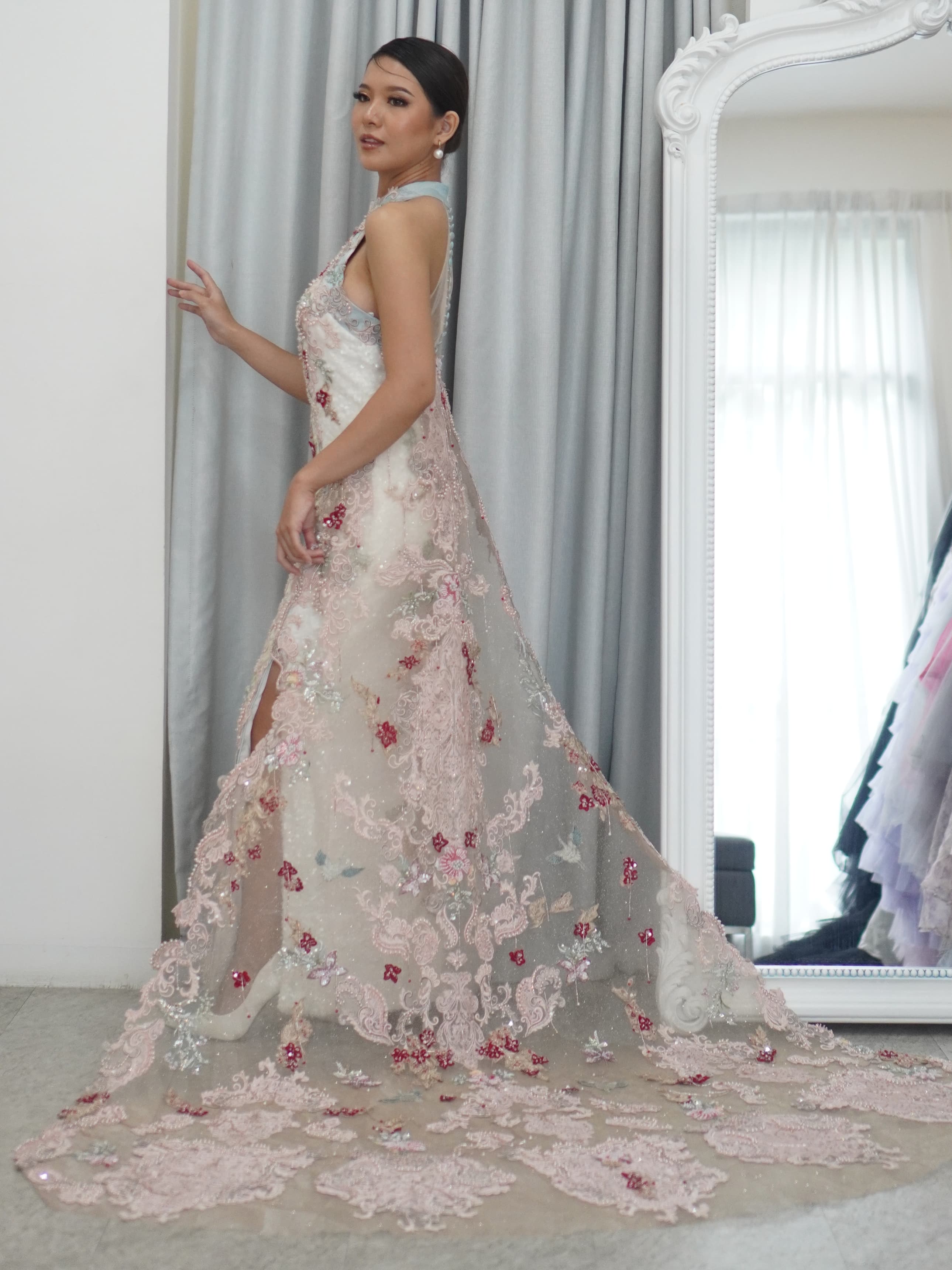 White Pink Cheongsam Nicole DZ | LOTA