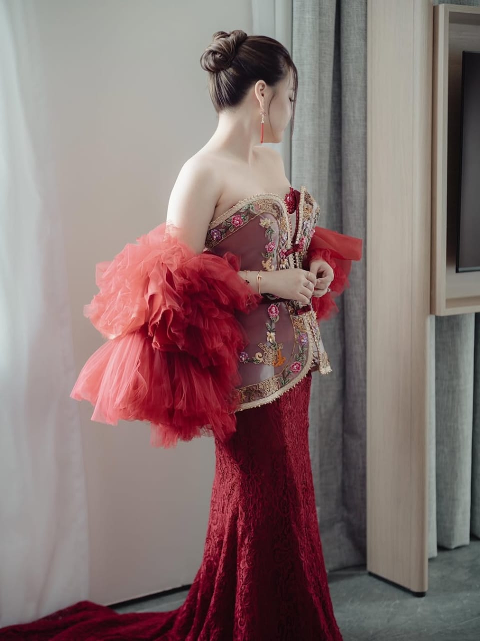 Maroon Cheongsam Evelyn BE | LOTA